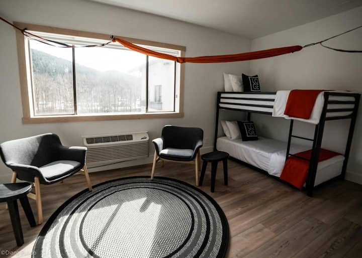 King And Bunk With Accessible Features - Leavenworth, WA