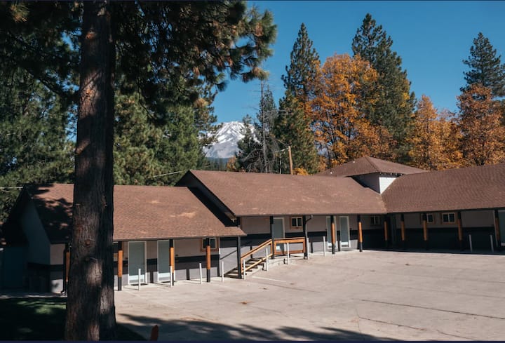 Room For Your Crew - Dunsmuir, CA