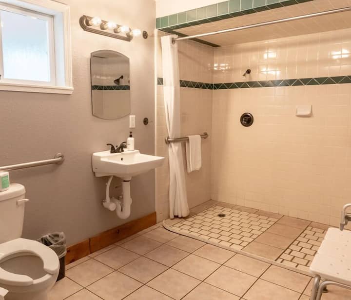 Ideal Home Base For Outdoorsy Types - Mount Shasta, CA