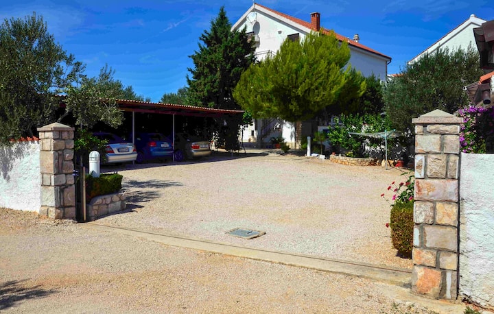 Lovely Apartment In Jezera With Wifi - Jezera