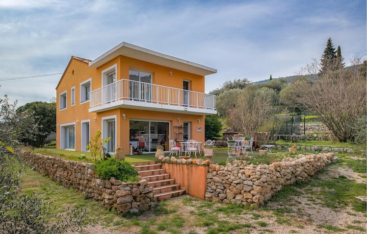 Awesome Home In Peymeinade With Wifi - Grasse