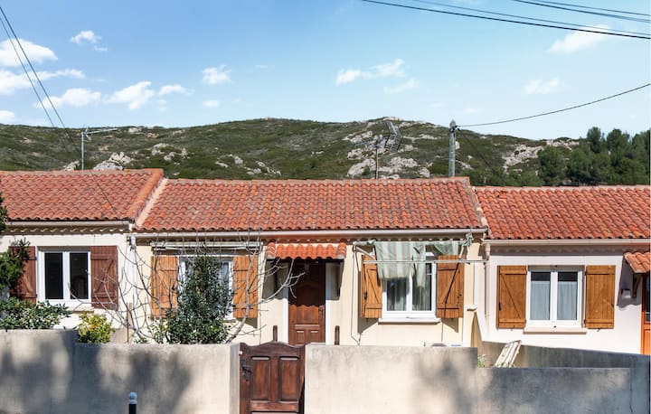 Gorgeous Home In Le Rove With Wifi - Le Rove