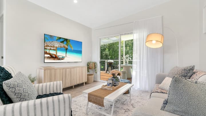 Cockatoo - Sleeps 5, Pet-friendly, Luxe Retreat - Coffs Harbour