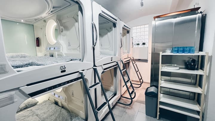 Space One Vienna - Sleeps 8 - Affordable & Central - Wien