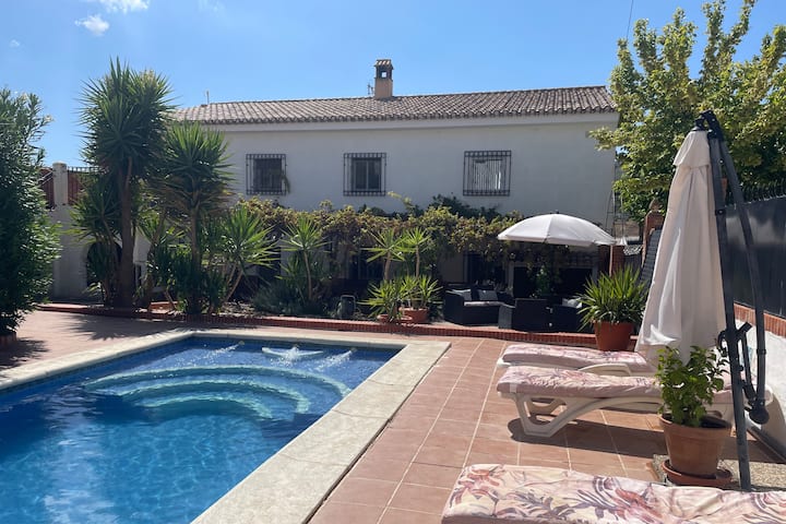 Lovely 10 Bed Villa With Private Pool And Garden - Comarca de Alhama