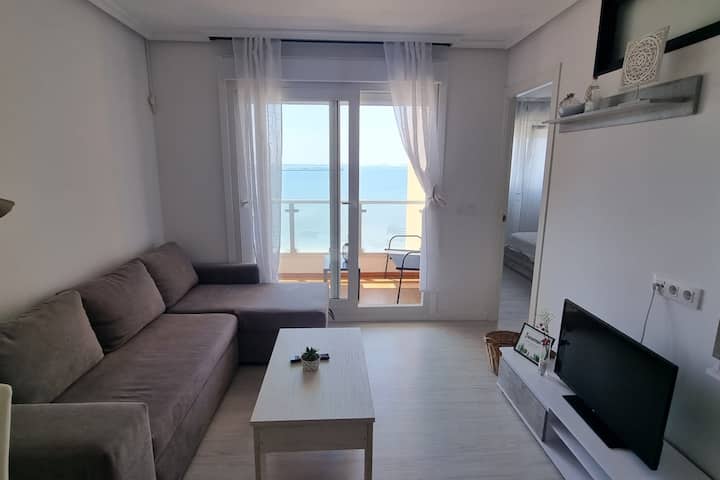 Seaside Apartment Sleeps 6 With Balcony - Rianxo