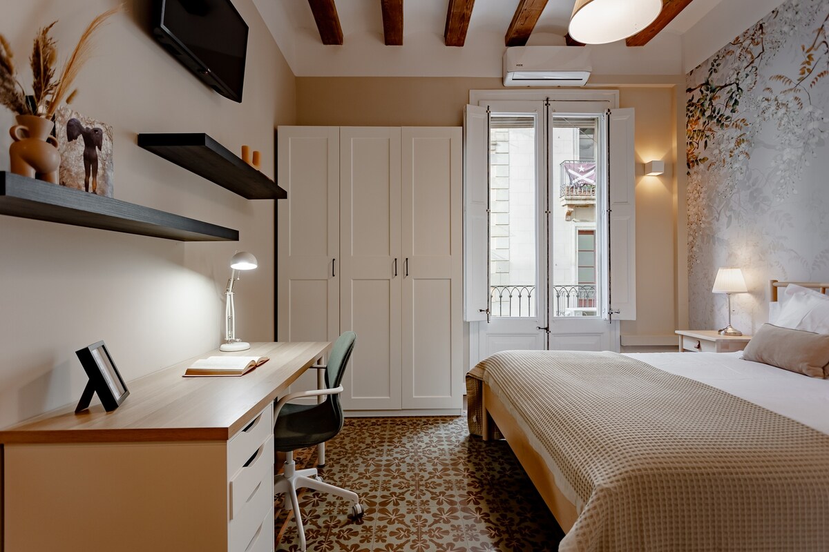 Suite Ger Spacious Room in Ciutat Vella's Coliving - Departamentos en ...