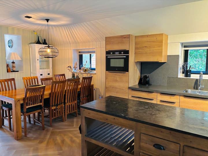 Stuifzand Wellness Bungalow Deluxe Bedstee 6+2 P - Assen