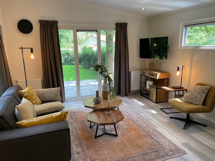 Oeverland Chalet Comfort By The Water | 4 Persons - Deventer