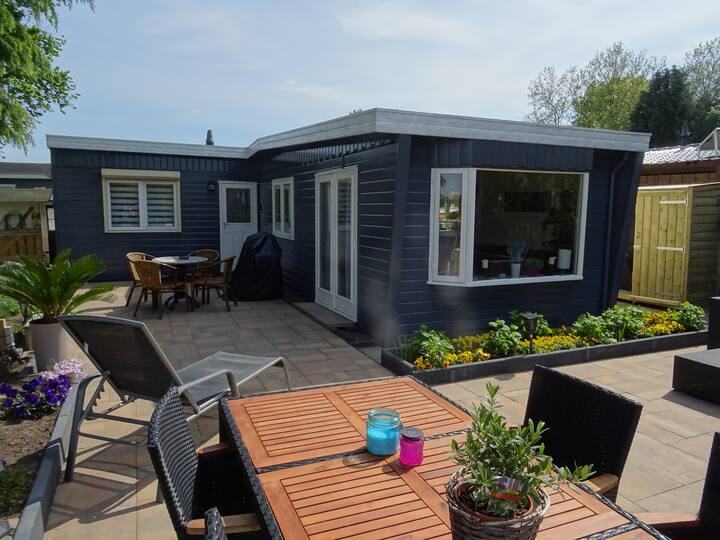 Oeverland Chalet Comfort By The Water | 4 Persons - Deventer