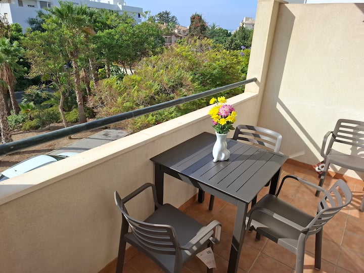 Central 2-bed Apartment In Estepona Port - Estepona