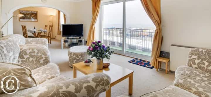 Two Bedroom Maisonette With Balcony And Sea Views - Bamburgh