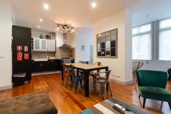 Old Style Fully Renewed And Spacious 3-bed Apt - Lisboa