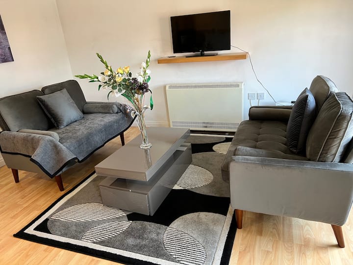 Nantwich - Sleeps 4 - Parking - Town 10mins Walk - Nantwich