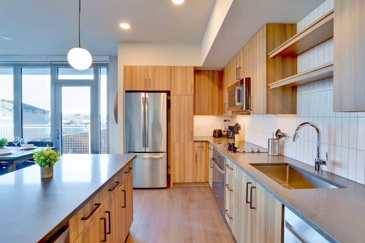 Modern Clarendon Apt Close To Metro - Arlington, VA