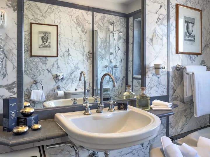 Elegant Retreat With Balcony And Lateral Sea View - Viareggio