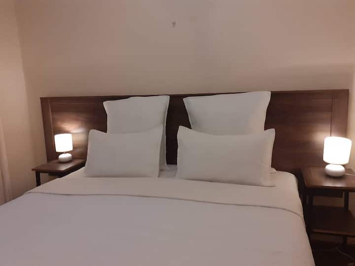 Charming 6-bed House With Swimming Pool In Harare - Harare