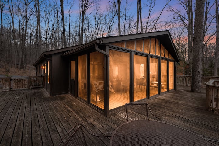 Surrounded By Nature,dog-friendly,resort Amenities - Berkeley Springs, WV