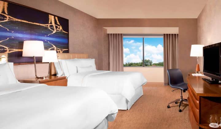 3 Pet-friendly Rooms Near Downtown Attractions - Richardson, TX