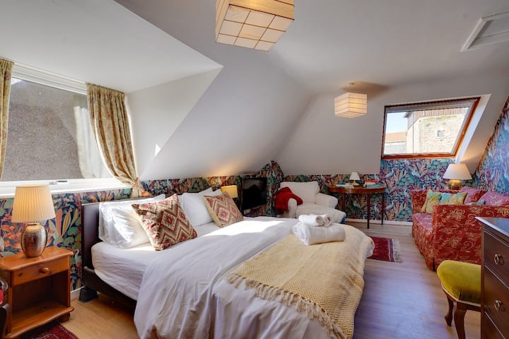 *New* The Old Smokehouse: Central, Bohemian Room - Berwick-upon-Tweed