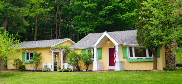 Sweet Pea Cottage - Alden, MI