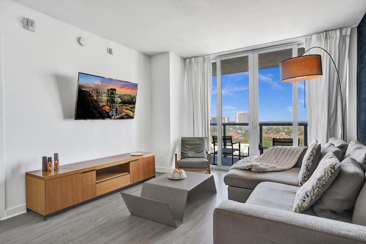 Amazing 2 Bedroom Resort Amenities Beach 1504 - Aventura, FL
