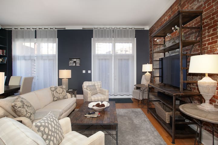 The Quiet Old City Hideout - Knoxville, TN