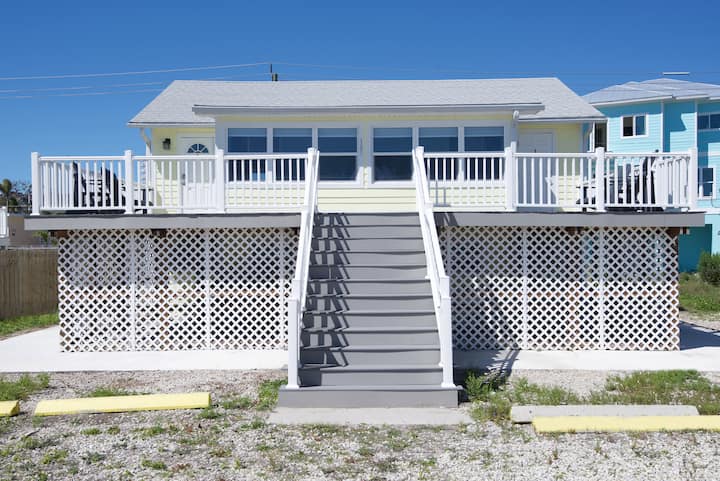 Walk To Beach-pet Friendly-island Paradise 3 - Fort Myers Beach, FL