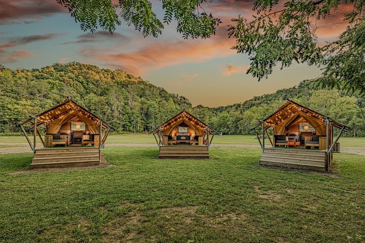 Group Glamping: Luxury Tents Near Gburg And Pf - Tennessee