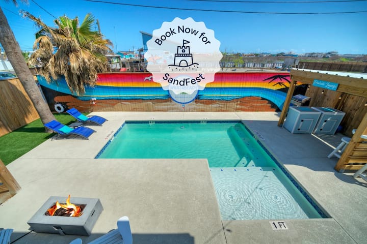 Sleeps 22! 2 Homes | Priv Pool, Putting Green, Bar - Port Aransas, TX