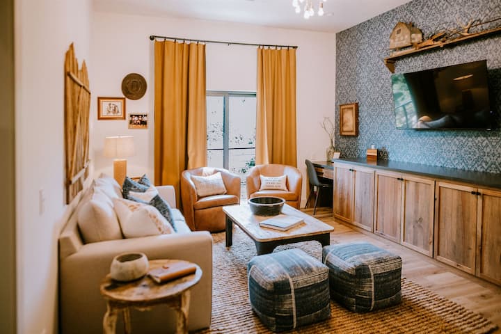 Gaines Ranch On The Square | Cutter’s Quarters | 2 - Wimberley, TX