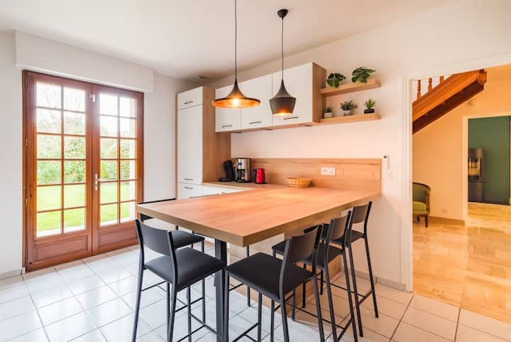 Grande Maison Confortable Pour 9 Personnes - Guingamp