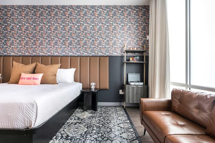 Walk Score 63 | Bold Stay Near Capricorn Studio - Macon, GA