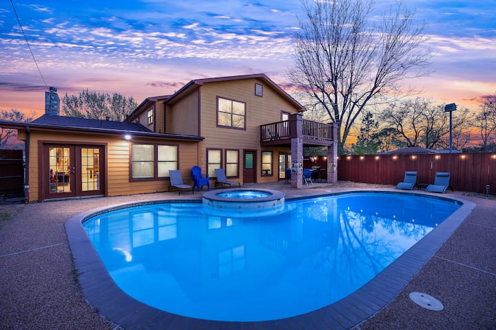 Pool/spa, 2 Game Rooms, 6 Bedrooms, 6 Bathrooms - Grand Prairie, TX