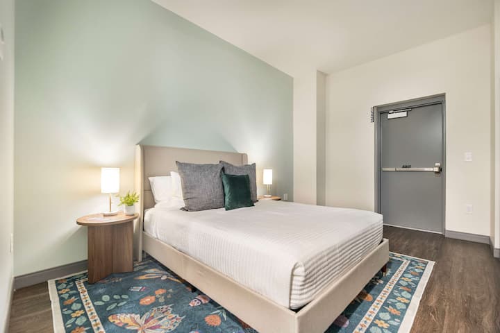Walk To Atrium | Peaceful Downtown Stay - Macon, GA