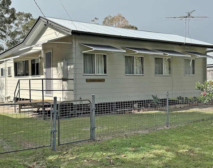 Original Straddie Shack With Air-conditioned Comfo - Moreton Island
