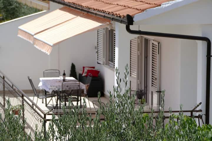 Appartement Milena (107761-a1) - Okrug Gornji