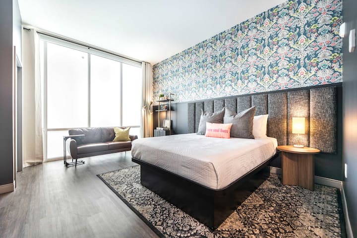 Cher And Etta Inspired Stay Walk Score 63 Downtown - Macon, GA