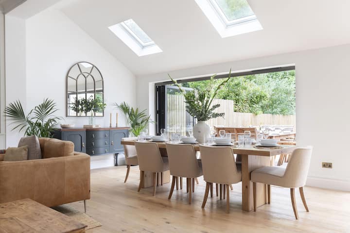 Luxury 6 Bedroom Period Home With Sauna And Gym - Cotswolds