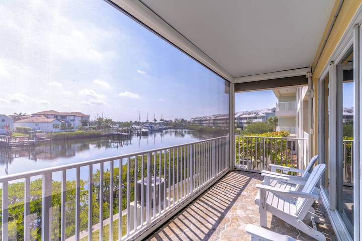 Stunning Little Harbor Home | Golf Cart Optional - Apollo Beach, FL
