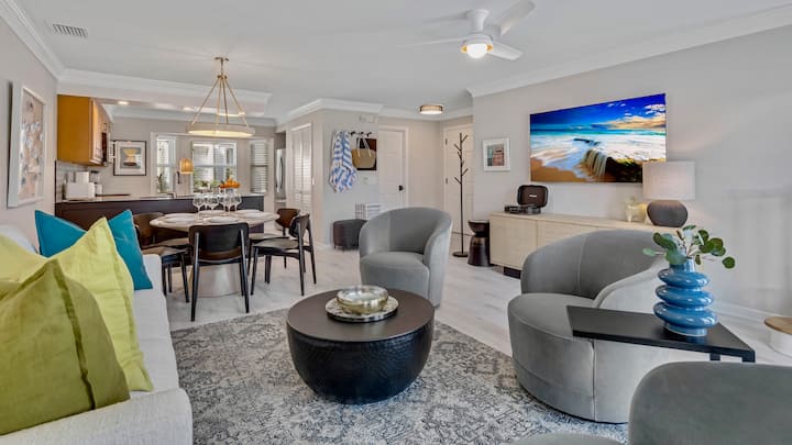 Top Of Old Town At Duval Square - Key West, FL