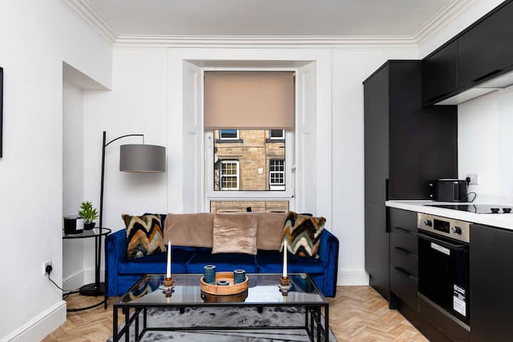 2 Bedroom Apartment-free Parking - Hawick