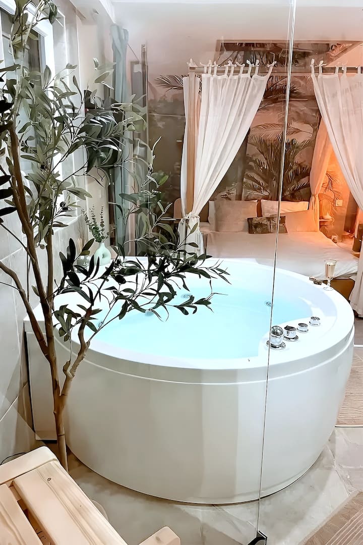 Jardin D'eden : Sauna, Balneo & Jardin Privatif - Deauville