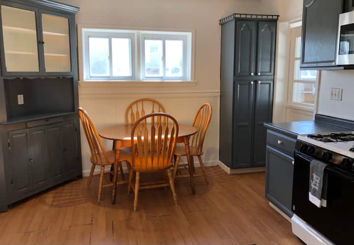 3-bed House, Parking, Convenient To Nyc Bus/train - Lake Lefferts, NJ