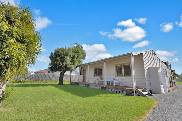 Armstrong Cottage – Cozy Retreat Near The Lake - Bairnsdale