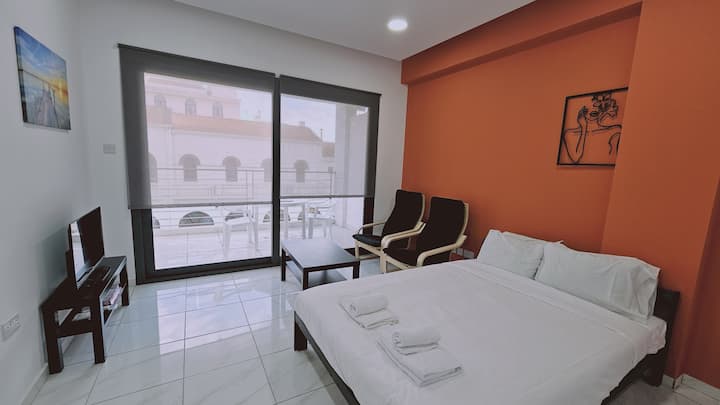 Stay: Terra Cota Studio| Next To The City Center - Limassol