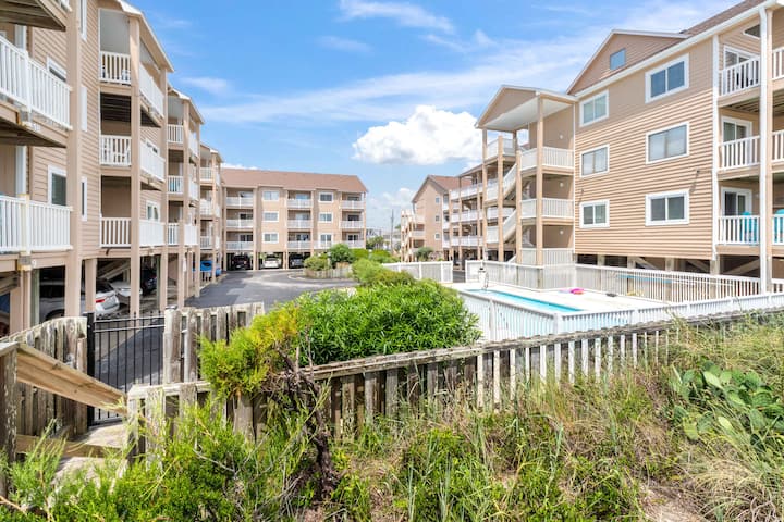 Seaside Retreat @ Sand Pebbles - Carolina Beach