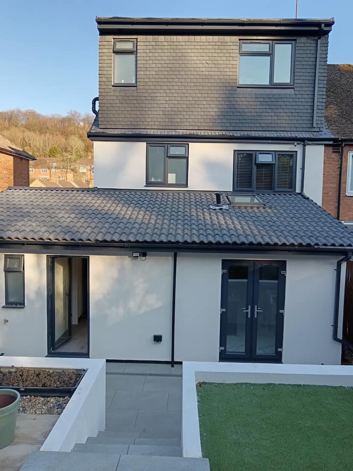 High Wycombe - 1bed Apartment - Sleeps 2 - Parking - Beaconsfield, UK