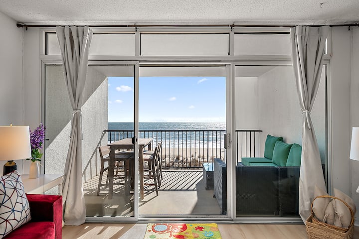 Oceanfront 1 Bedroom, 1.5 Bathroom, Sleeps 4 - Ocean City