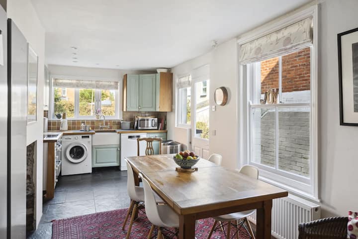 Beautiful Victorian Home On Peaceful Green Square - Exeter
